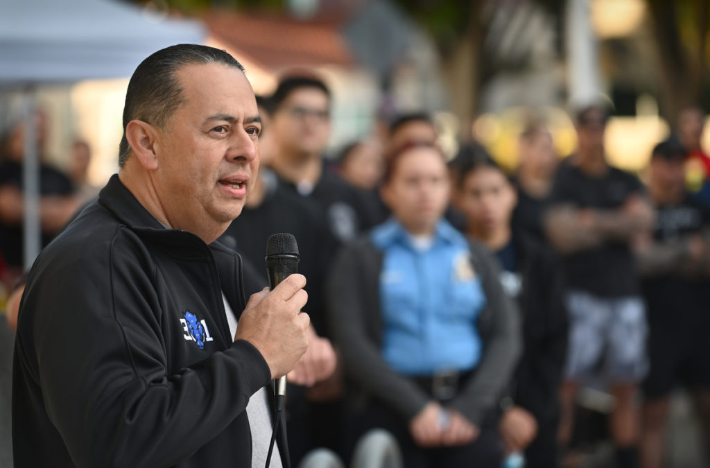 Santa Ana Police Department runners hit the streets to help others ...