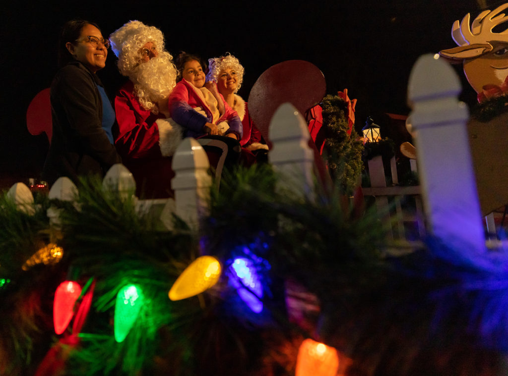 Police pull Santa’s Sleigh to visit nearly all Tustin neighborhoods ...