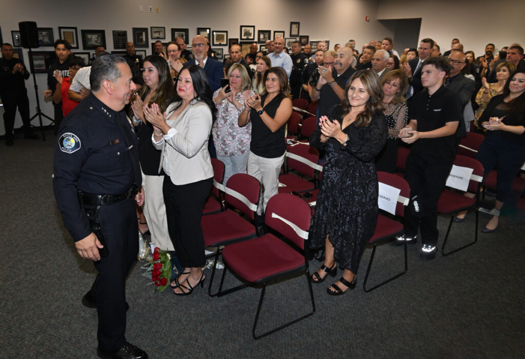 Packed room bids adieu to Santa Ana police chief - Behind the Badge
